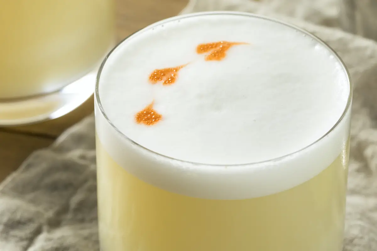 Why Egg Whites And How To Make Egg White Cocktails — THE SHAKEN COCKTAIL