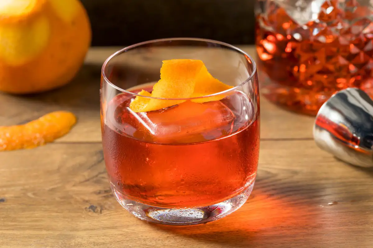 14 Variations On The Negroni And Its History — THE SHAKEN COCKTAIL