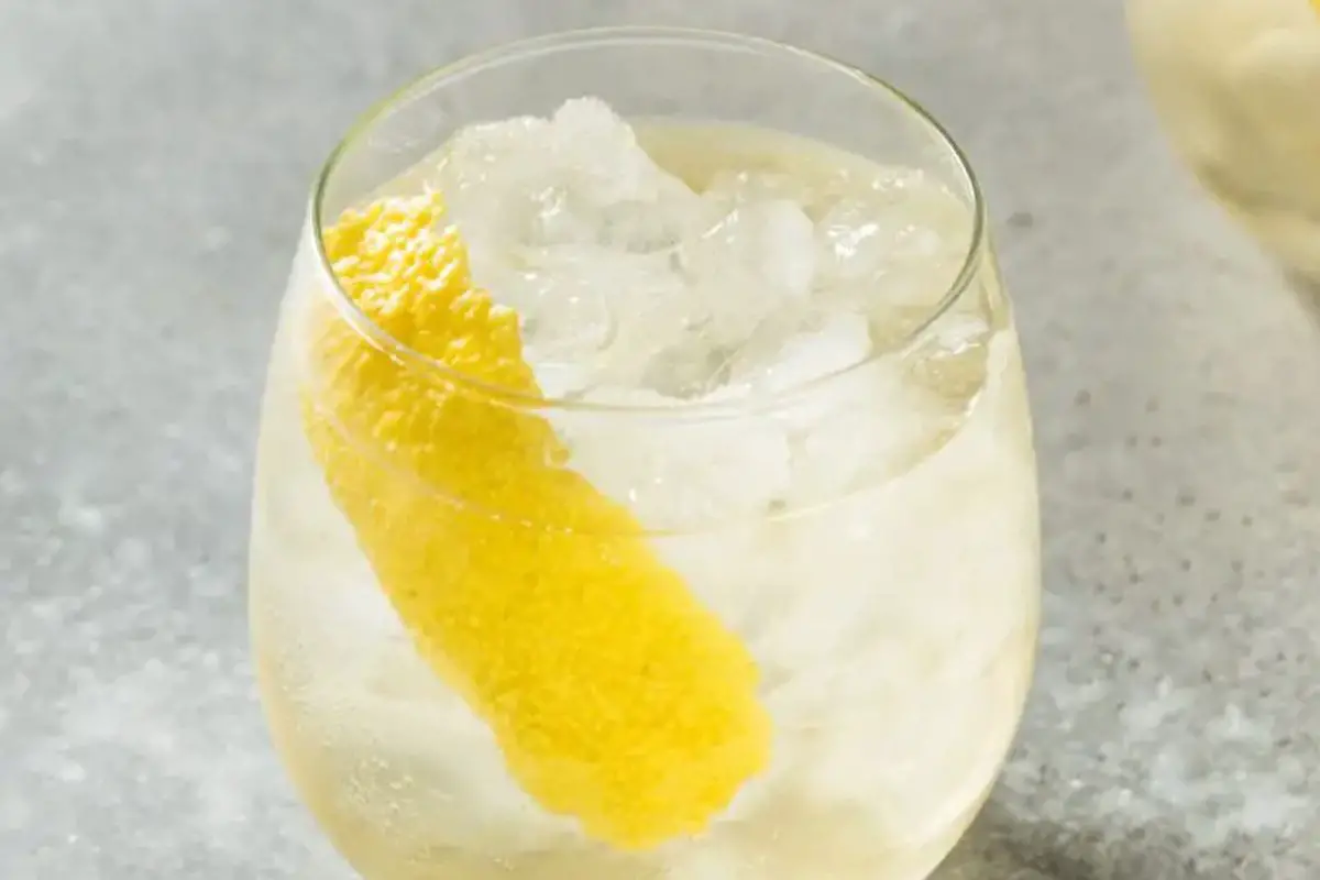 11 Blanc Vermouth Cocktails And How To Use It — THE SHAKEN COCKTAIL