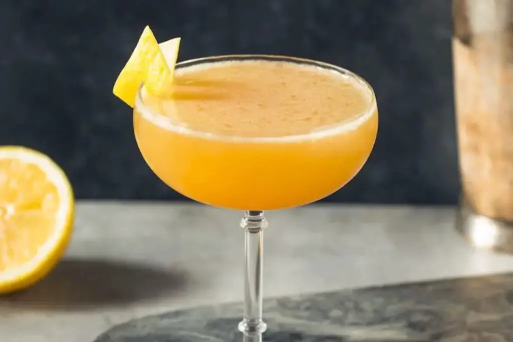 9 Licor 43 Cocktails, Its History And How To Use It — THE SHAKEN COCKTAIL